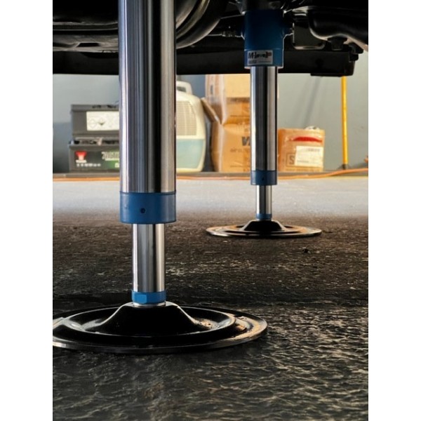 M-Level Hydraulic Levelling System (Inc. Installation) - RoadPro